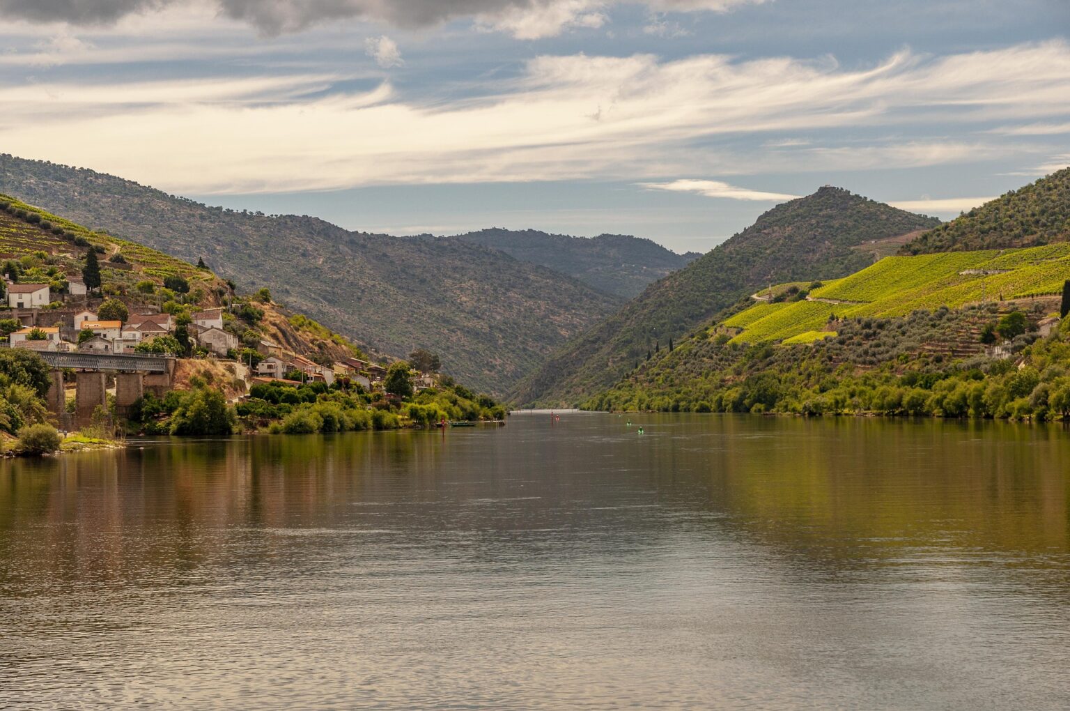 CRUISING THE DOURO – Katie Wood Travel