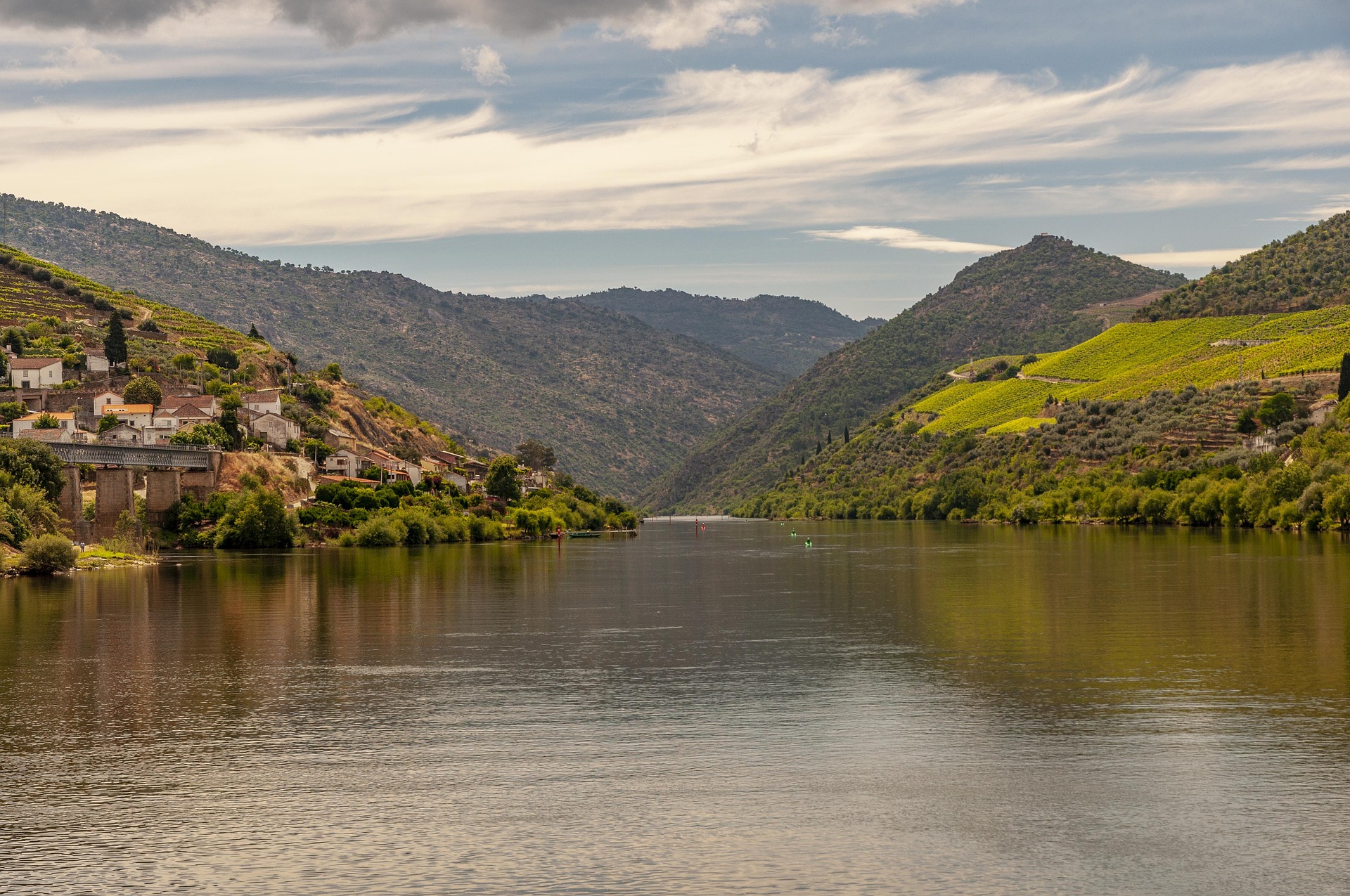 CRUISING THE DOURO – Katie Wood Travel